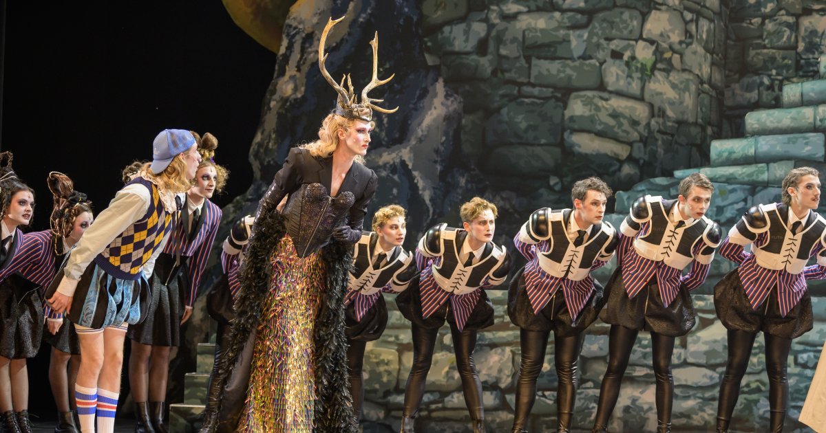 und kein bisschen alt – Die Theaterakademie August Everding feiert ihr ...